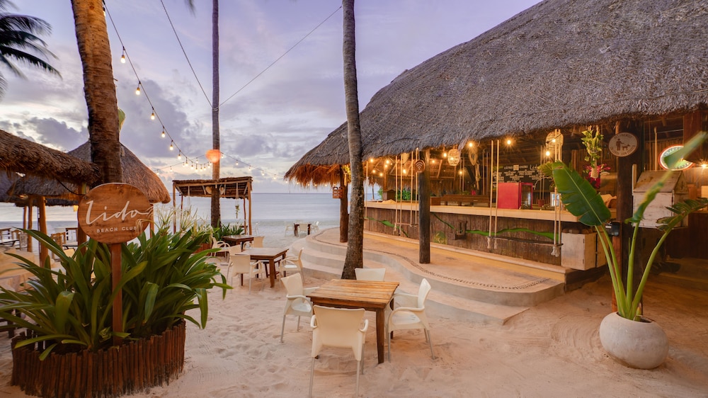 Hotel Colibri Beach in Playa del Carmen | Best Rates & Deals on Orbitz