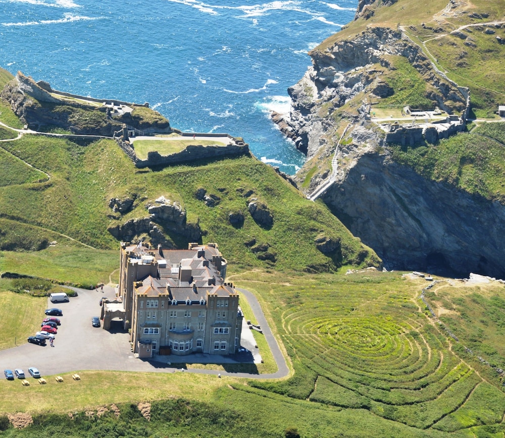 Camelot Castle Hotel - Reviews, Photos & Rates - ebookers.com