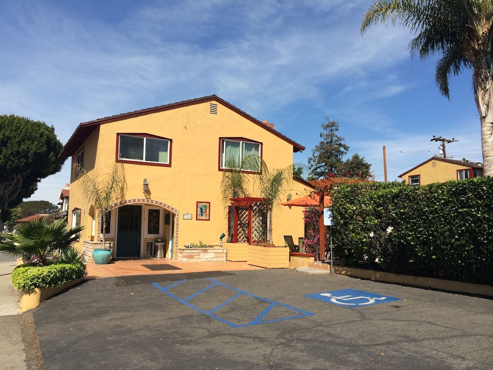 Oasis Inn & Suites in Santa Barbara | Best Rates & Deals on Orbitz