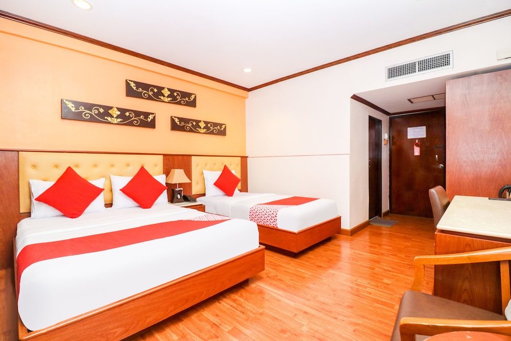 Malaysia Hotel Bangkok in Bangkok | Best Rates & Deals on Orbitz