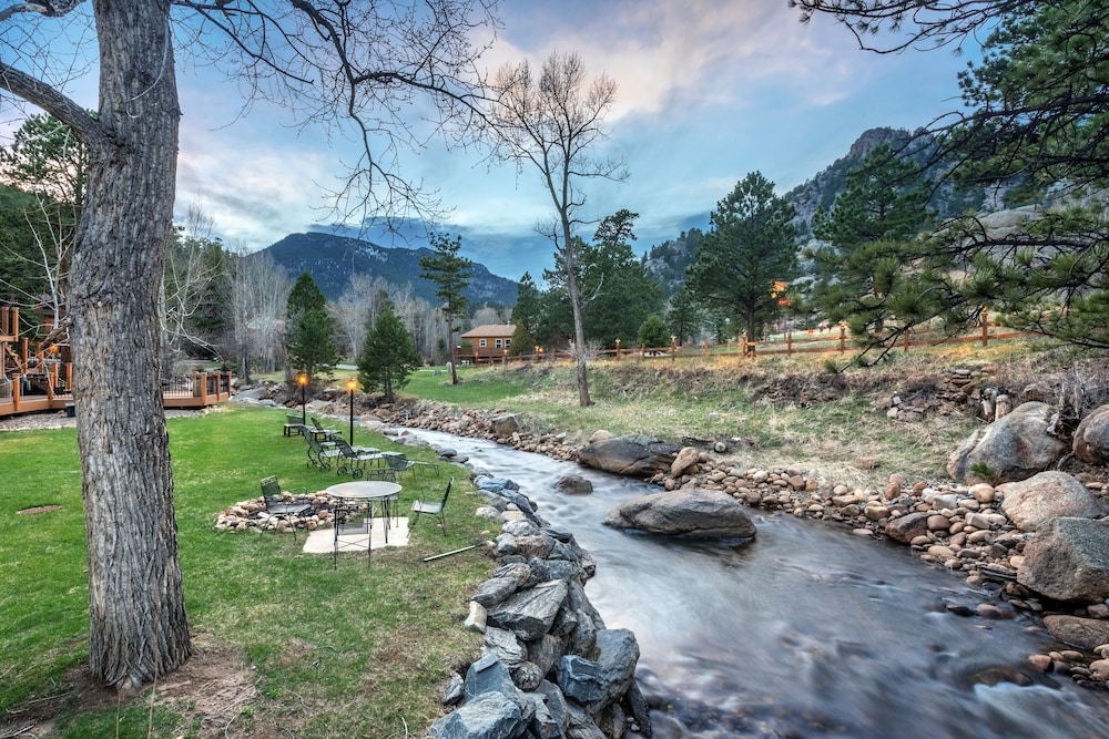 4 Seasons Inn on Fall River in Estes Park | Best Rates & Deals on Orbitz
