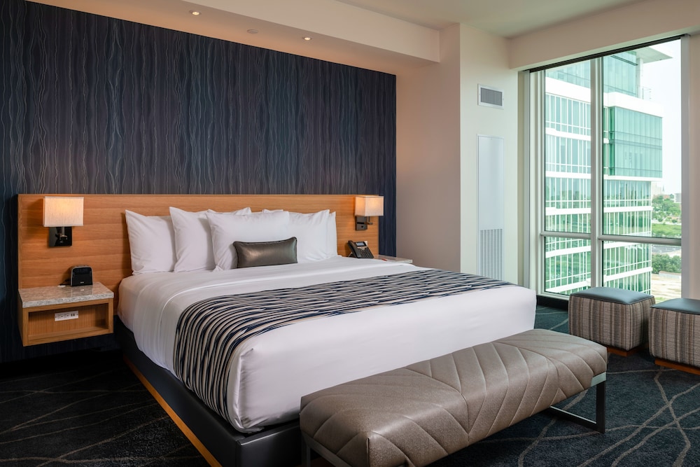 Potawatomi Hotel & Casino, Milwaukee: $139 Room Prices & Reviews ...