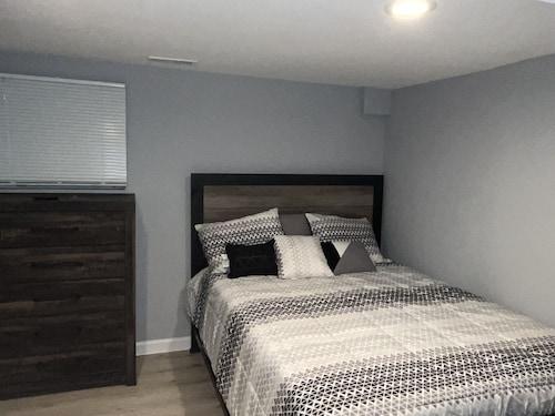 A Beautiful 1 Bedroom Basement Apartment! - Largo, MD