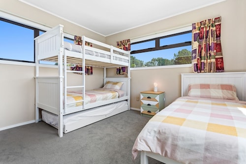 Blissful Beach Retreat - Ōhope