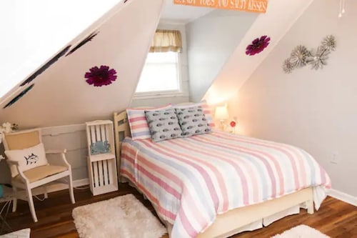 Pirate's Treehouse (Upper Unit) - Tybee Island, GA