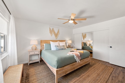 Loveshack - 4 Bd + 2 Ba & Baja Shelf In Pool - Indio, CA