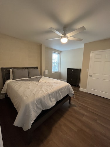 Quiet & Private, New Downtown Apartment - Eden, NC