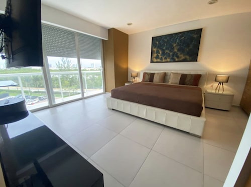 Luxury Condo Beachfront - Cancún