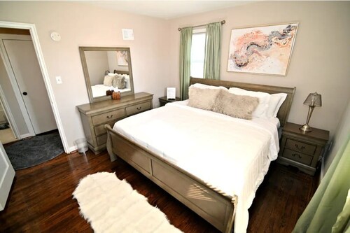 Entire Home - Sunset In The City - 2 Bedroom Sleep 5 - Clinton, MD