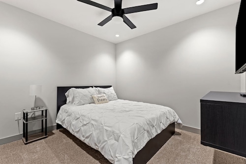 175 Lex - Two Bedroom Condo, Walkable Downtown! - Rupp Arena