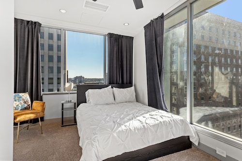 Penthouse @ 175 Lex -Walk To Rupp Arena On Main St - Lexington, KY