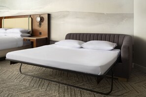 Quarto, 1 cama king-size, Vista para a cidade | 1 quarto, roupa de alta qualidade, edredões de penas 