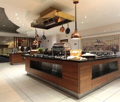 Café da manhã inglês todos os dias mediante uma taxa