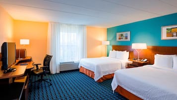 Escrivaninha, espaço de trabalho para notebook, cortinas blackout