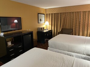 Quarto Standard, 2 camas queen-size, não fumadores | Ferro/tábua de engomar, berços/camas para crianças grátis 