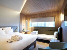 Quarto Executivo, 1 cama queen-size e sofá-cama (Executive) | Roupa de alta qualidade, cofre no quarto, secretária 