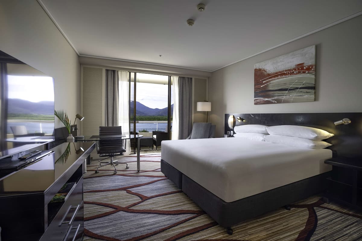 King Hilton, Quarto Deluxe | 1 quarto, lençóis de algodão egípcio, roupa de alta qualidade