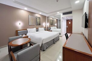 Luxo Premium | Frigobar, cofres nos quartos, cortinas blackout, quartos à prova de som