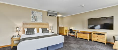 Quarto Premier, 1 cama king-size | 1 quarto, roupa de alta qualidade, camas de colchão pillowtop, minibar