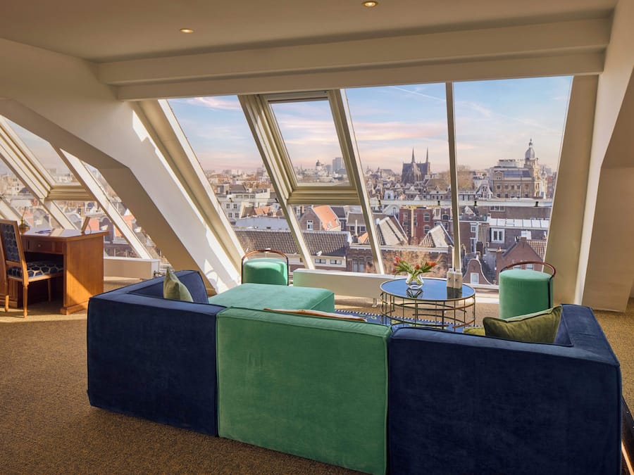 Suite, 1 cama king-size, Vista para a cidade | Roupa hipoalergénica, minibar, cofre no quarto, secretária