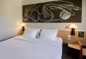 1 quarto, roupa de alta qualidade, secretária, quartos insonorizados 