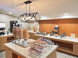 Pequeno-almoço completo diário incluído