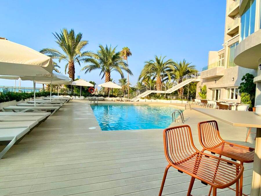 Piscina exterior sazonal