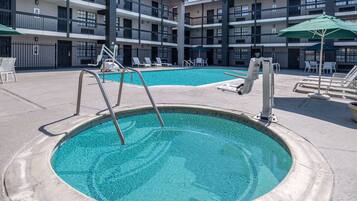 Piscina exterior sazonal