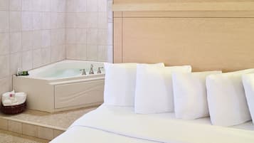 Suíte, 1 cama King, para não fumantes | Banheira de hidromassagem