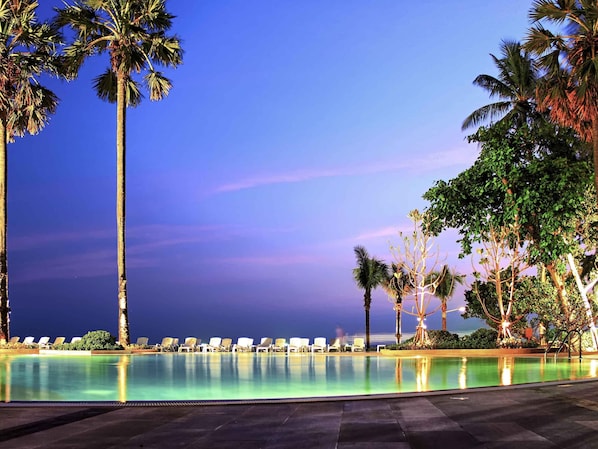 3 piscinas externas