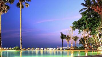 3 piscinas exteriores