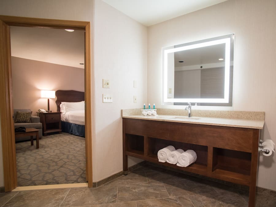 Chuveiro/banheira combinados, toalhas de banho