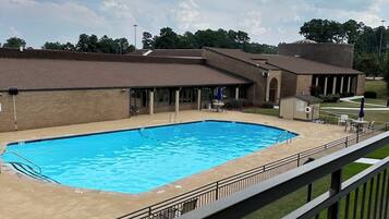 Piscina externa sazonal