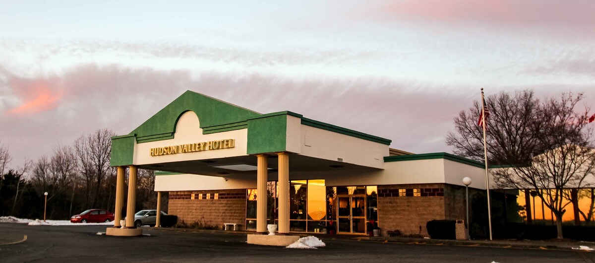 Newburgh Inn Reviews, Deals & Photos 2023 - Expedia