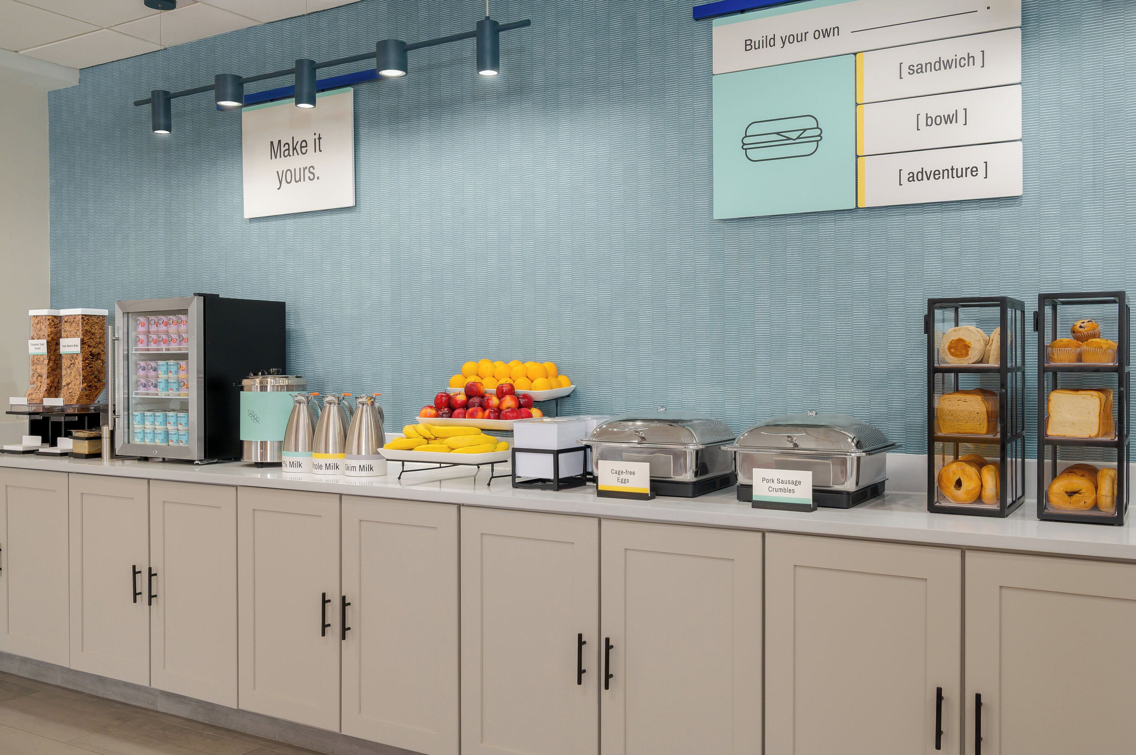 Café da manhã com buffet grátis todos os dias
