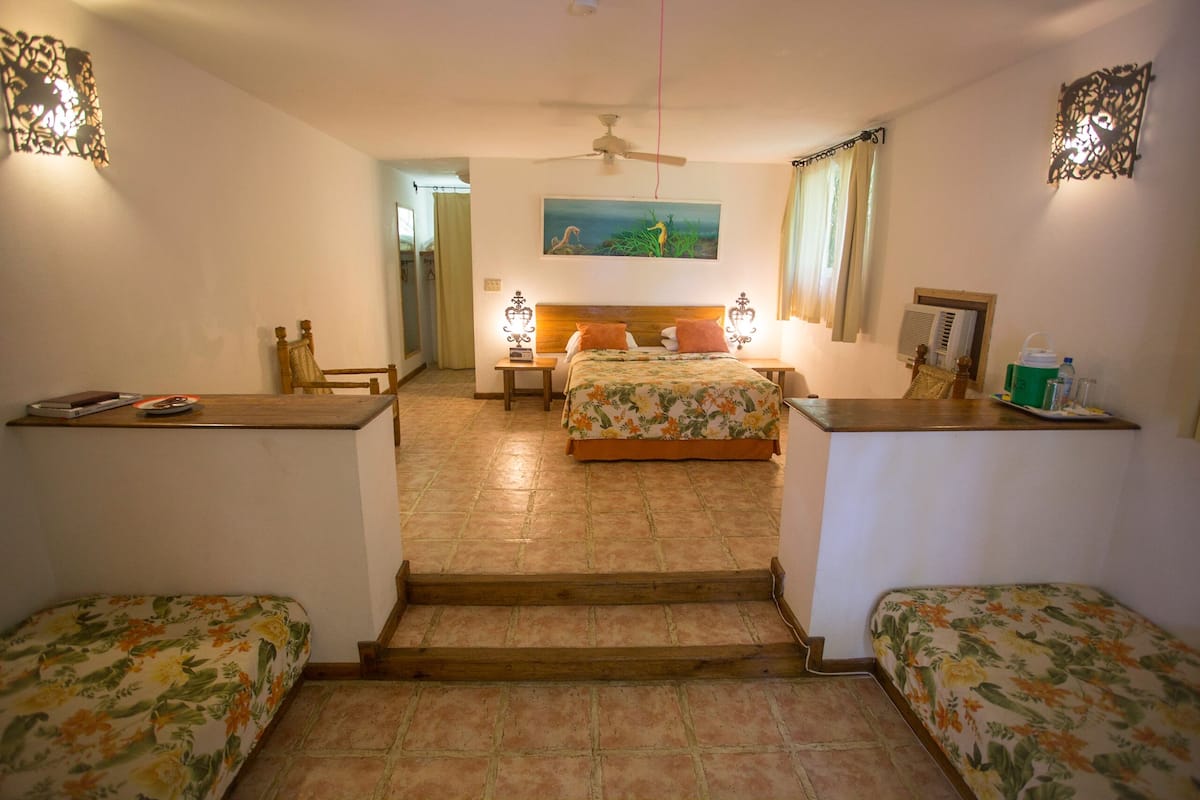 Quarto Quádruplo Familiar, 1 quarto, não fumadores, vista para o oceano | Roupa hipoalergénica, cofre no quarto, secretária