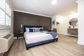 WAFER 450 Hotel in Santa Clara: Find Hotel Reviews, Rooms, and Prices ...