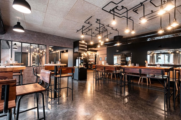 Pequenos-almoços, almoços, jantares servidos, cozinha francesa