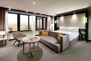 The Level Family Room | Roupa de alta qualidade, minibar, cofre com capacidade para portátil 