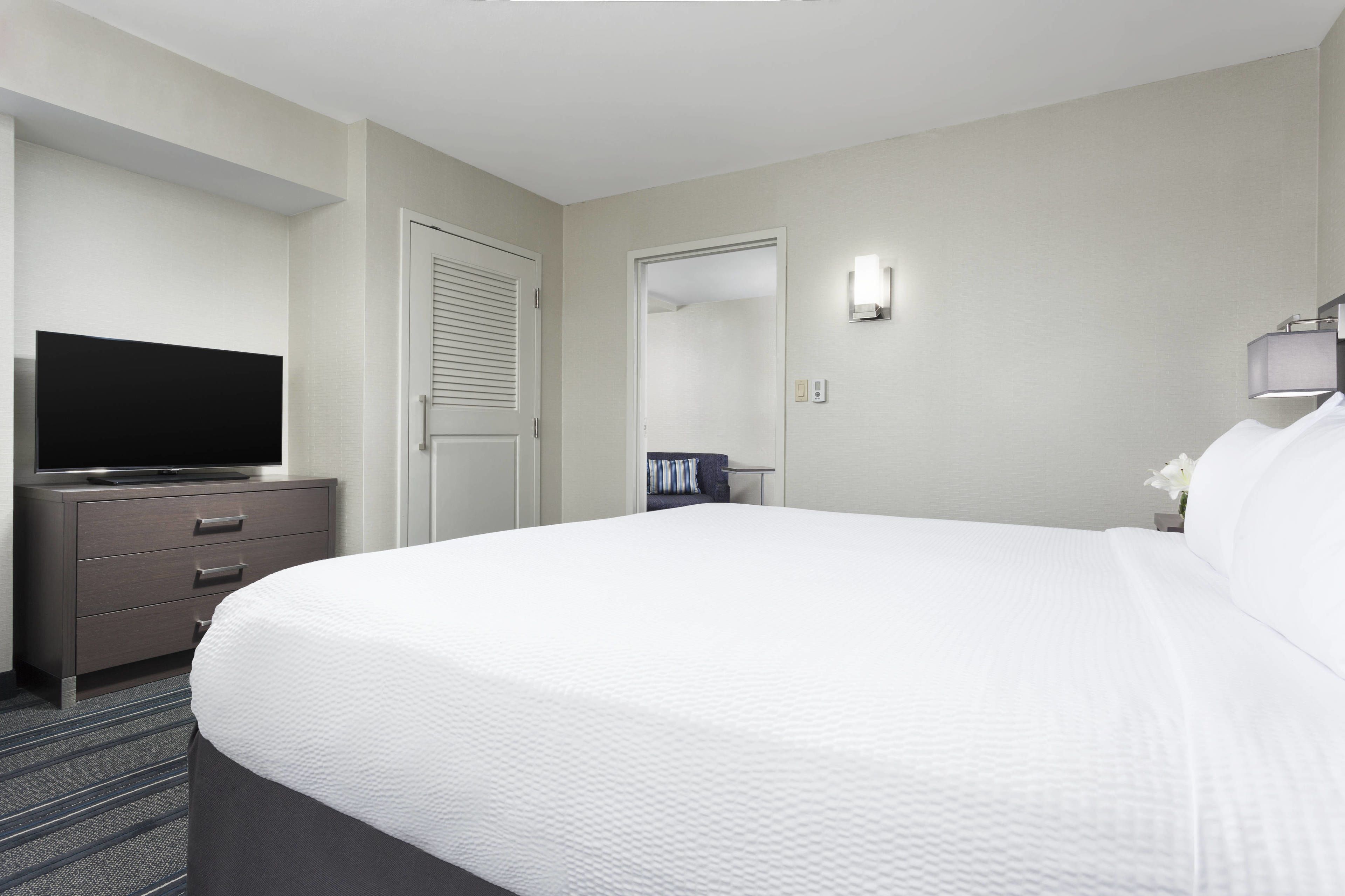 Courtyard by Marriott Boston-Cambridge in Boston: Find Hotel Reviews ...