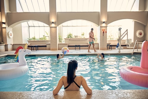 Hotels with indoor pools near me store