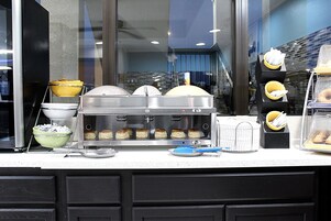 Café da manhã self-service grátis todos os dias