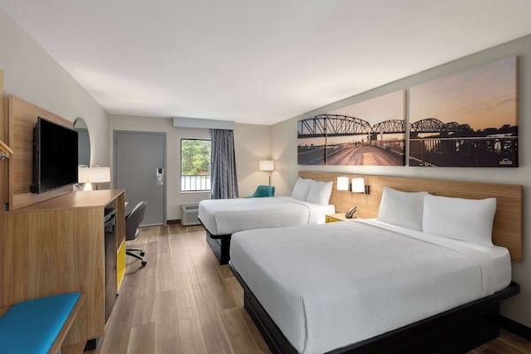 Quarto, 2 camas de casal, para não fumantes | Escrivaninha, ferros/tábuas de passar roupa, Wi-Fi de cortesia