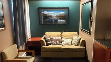 Suíte, 1 cama Queen, para não fumantes (Mt. Grinnell) | Escrivaninha, ferros/tábuas de passar roupa, berços (sobretaxa)