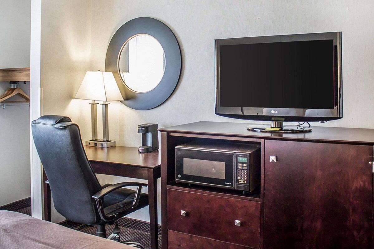 Quarto Standard, 1 cama king-size, acessível, não fumadores | Wi-fi grátis, despertadores