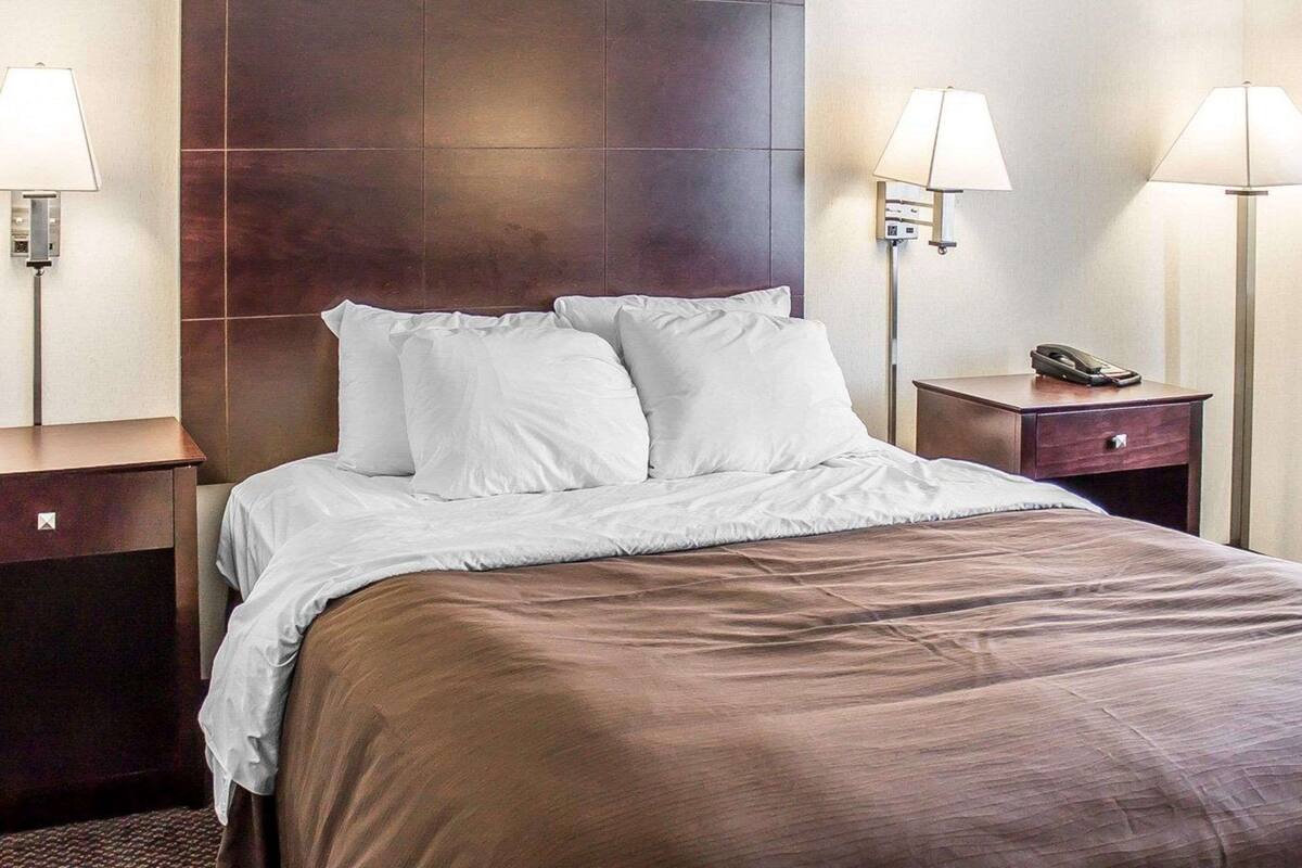 Quarto Standard, 1 cama queen-size, acessível, não fumadores | Wi-fi grátis, despertadores