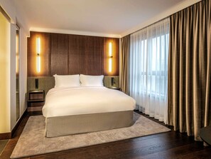 Suite, 1 cama king-size, vista para o jardim (Botanic) | Roupa de alta qualidade, edredões de penas, camas de colchão pillowtop 