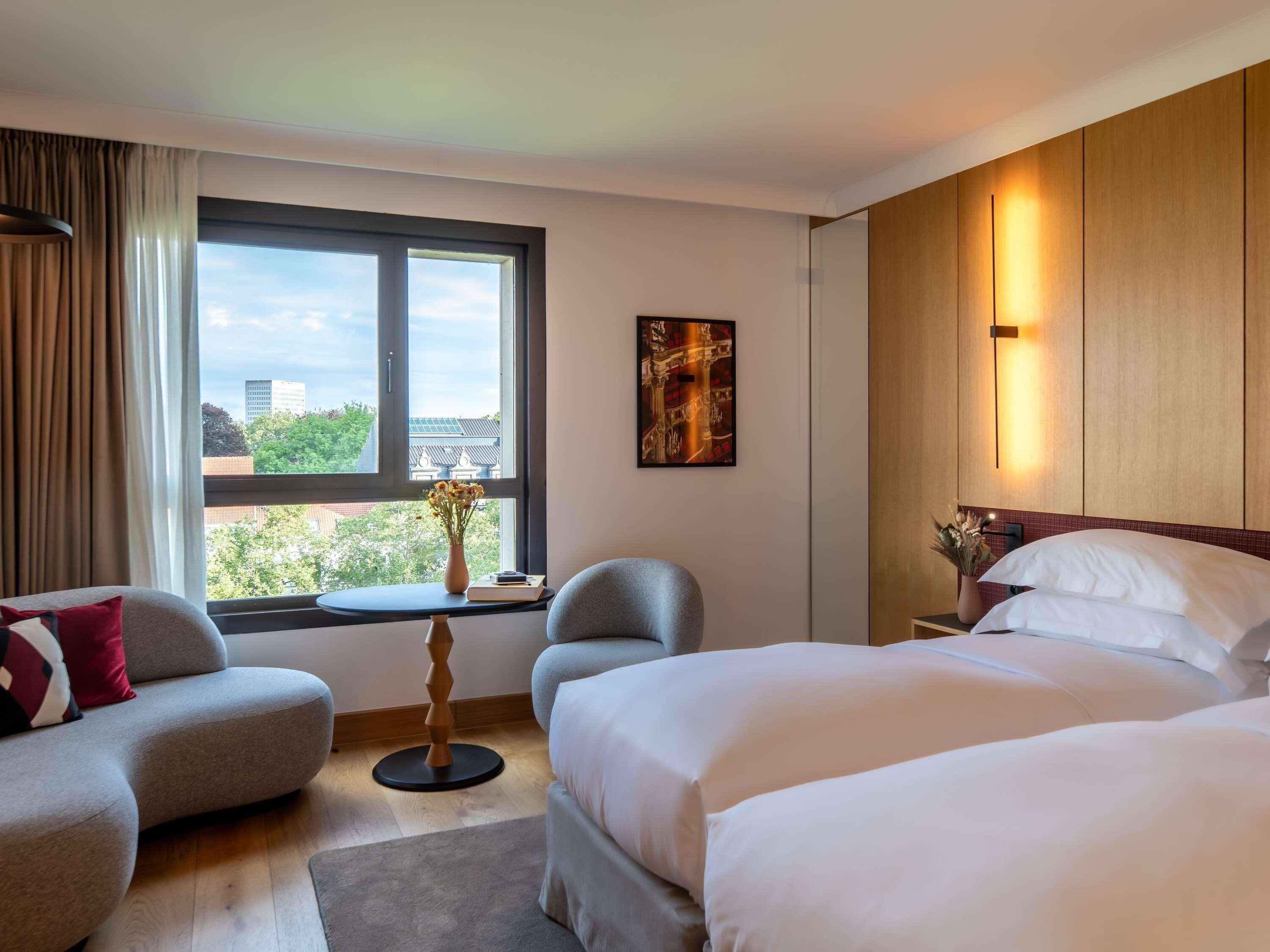 Quarto Superior, 2 camas individuais, Vista para a cidade | Roupa de alta qualidade, edredões de penas, camas de colchão pillowtop 