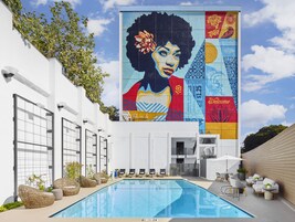 Piscina externa, funciona das 7h às 20h, espreguiçadeiras