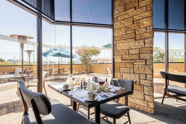 Pequenos-almoços, almoços e jantares servidos